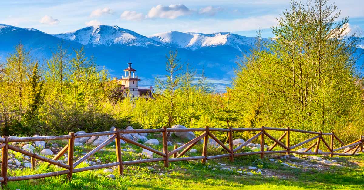 Travel guide to visiting Bansko (and surrounding areas) - Balkan Trails